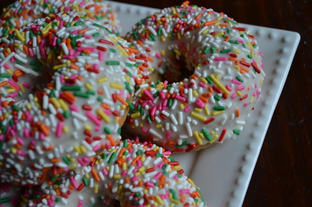 Rainbow Sprinkle Donuts – RavieNomNoms